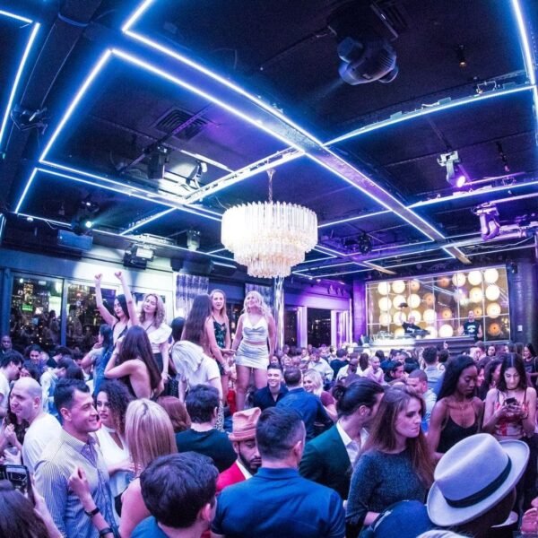 PHD Rooftop Lounge | VIP Bottle Service Reservations & Info